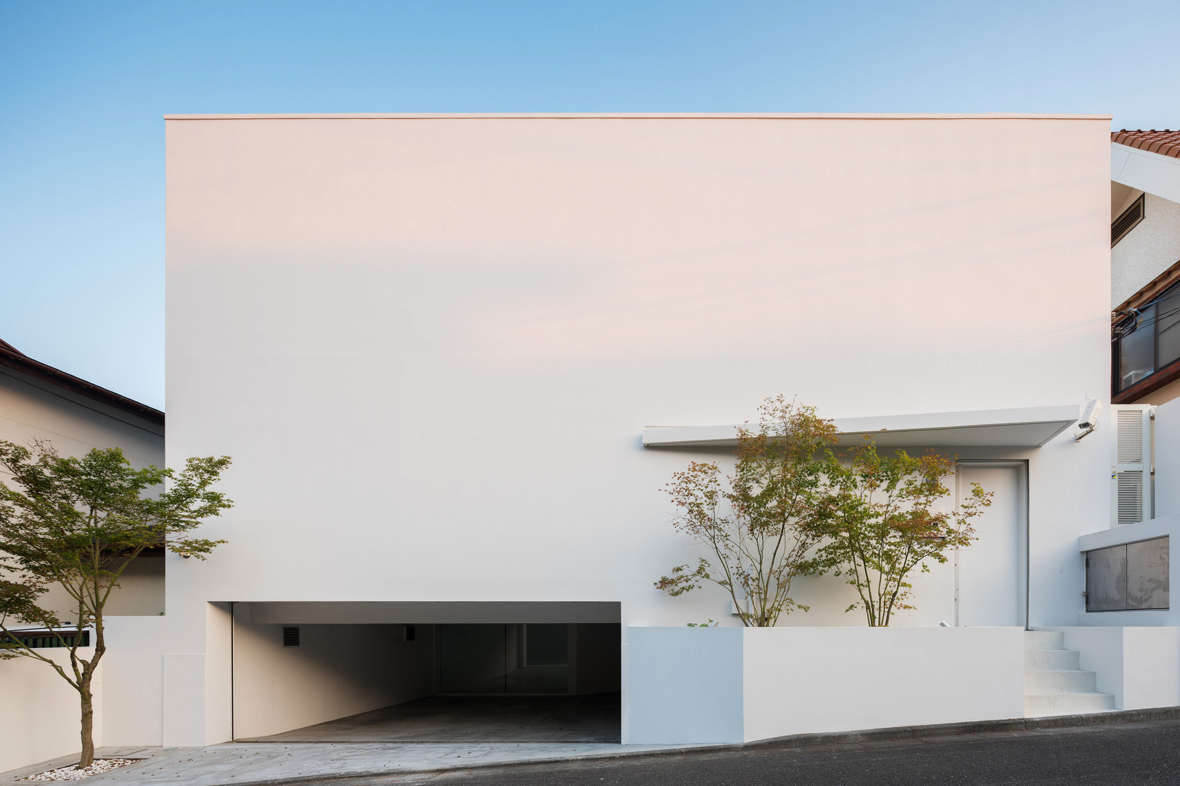 A Minimalist Beach House In Japan - Shichirigahama House