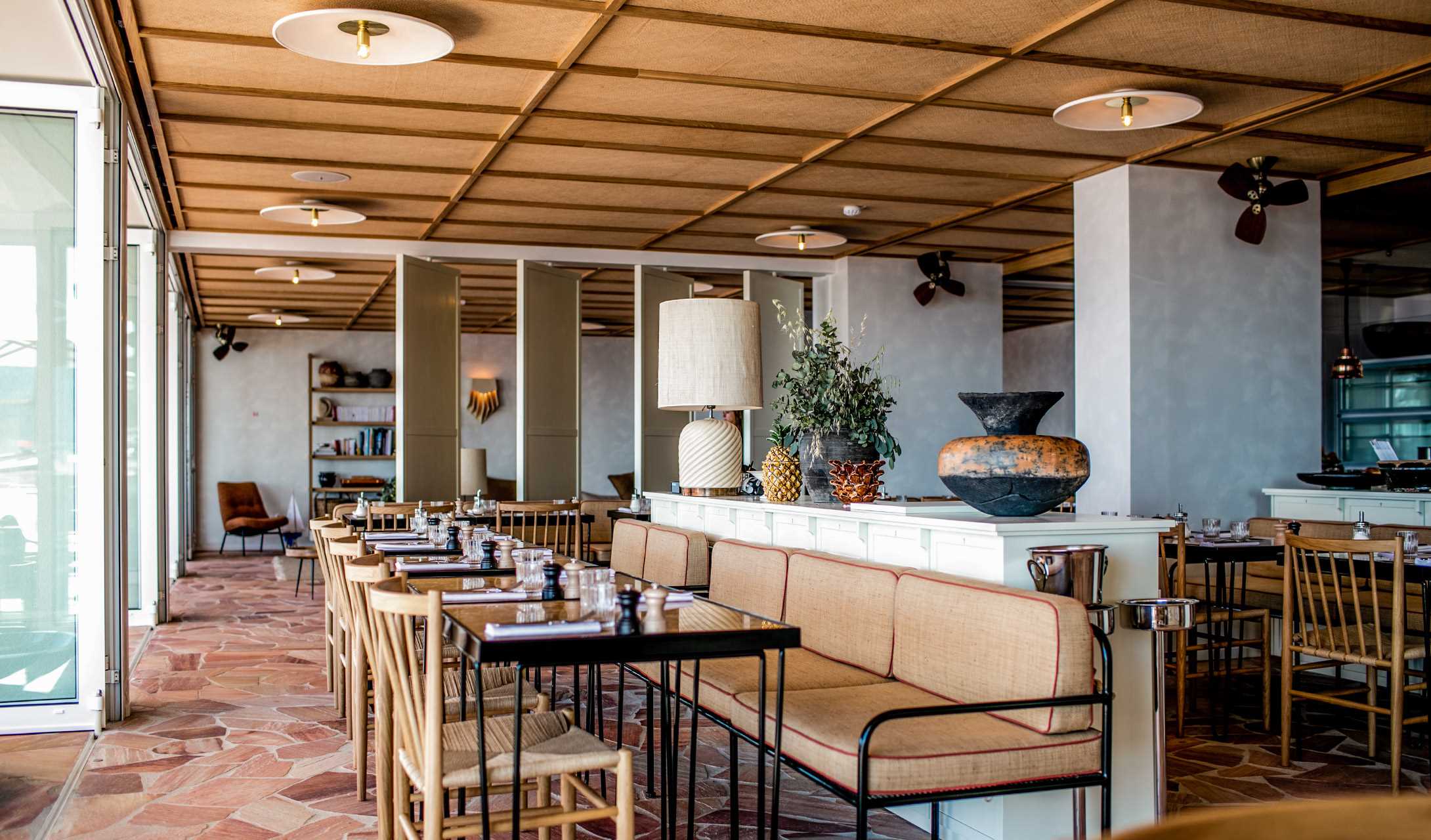 Hôtel Les Roches Rouges | Softer Volumes